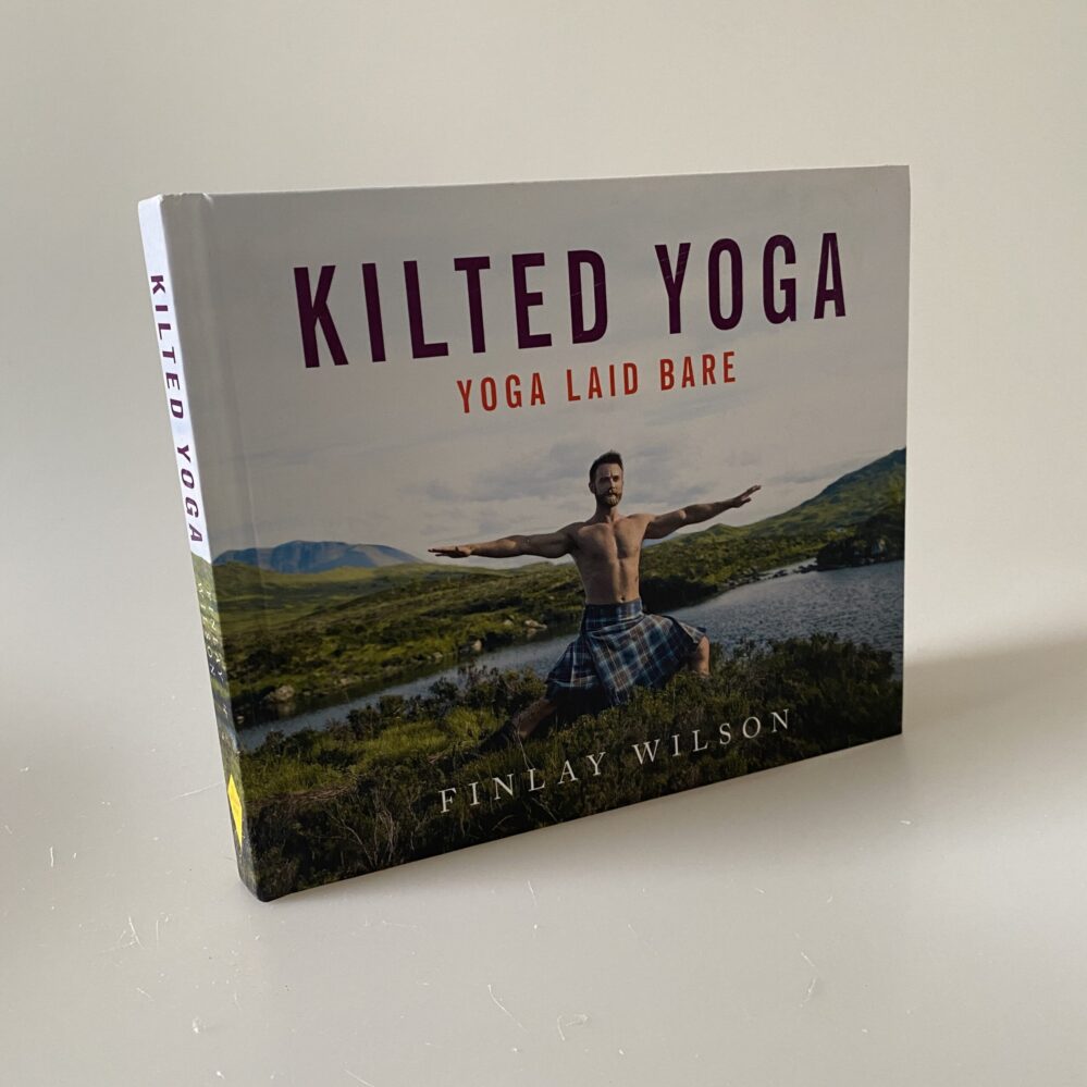 Finlay Wilson: Kilted Yoga - Yoga Laid Bare | Køb brugt her - BogGaragen.dk