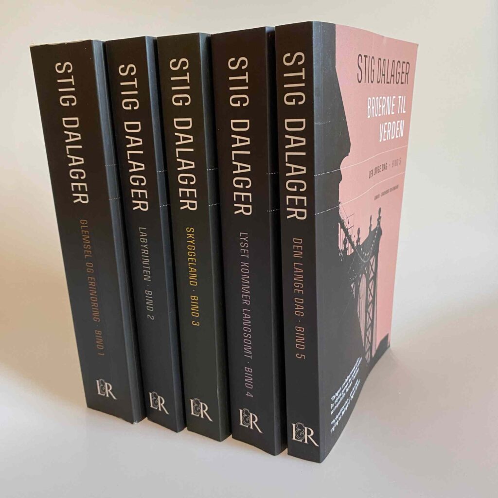 Stig Dalager: Broerne til verden. Bind 1-5 | Køb brugt her - BogGaragen.dk