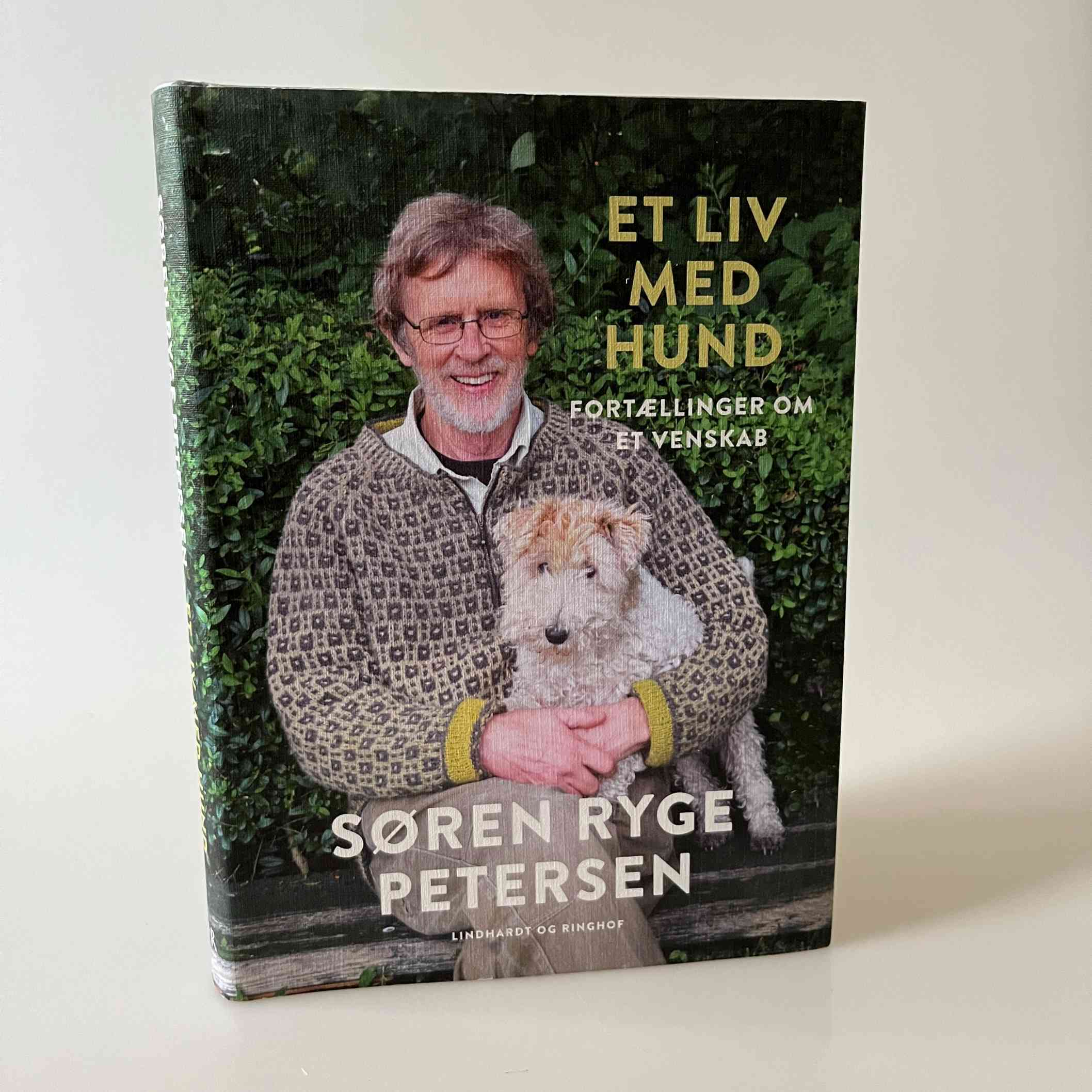 Søren Ryge Petersen: Et liv med hund | Køb brugt her - BogGaragen.dk