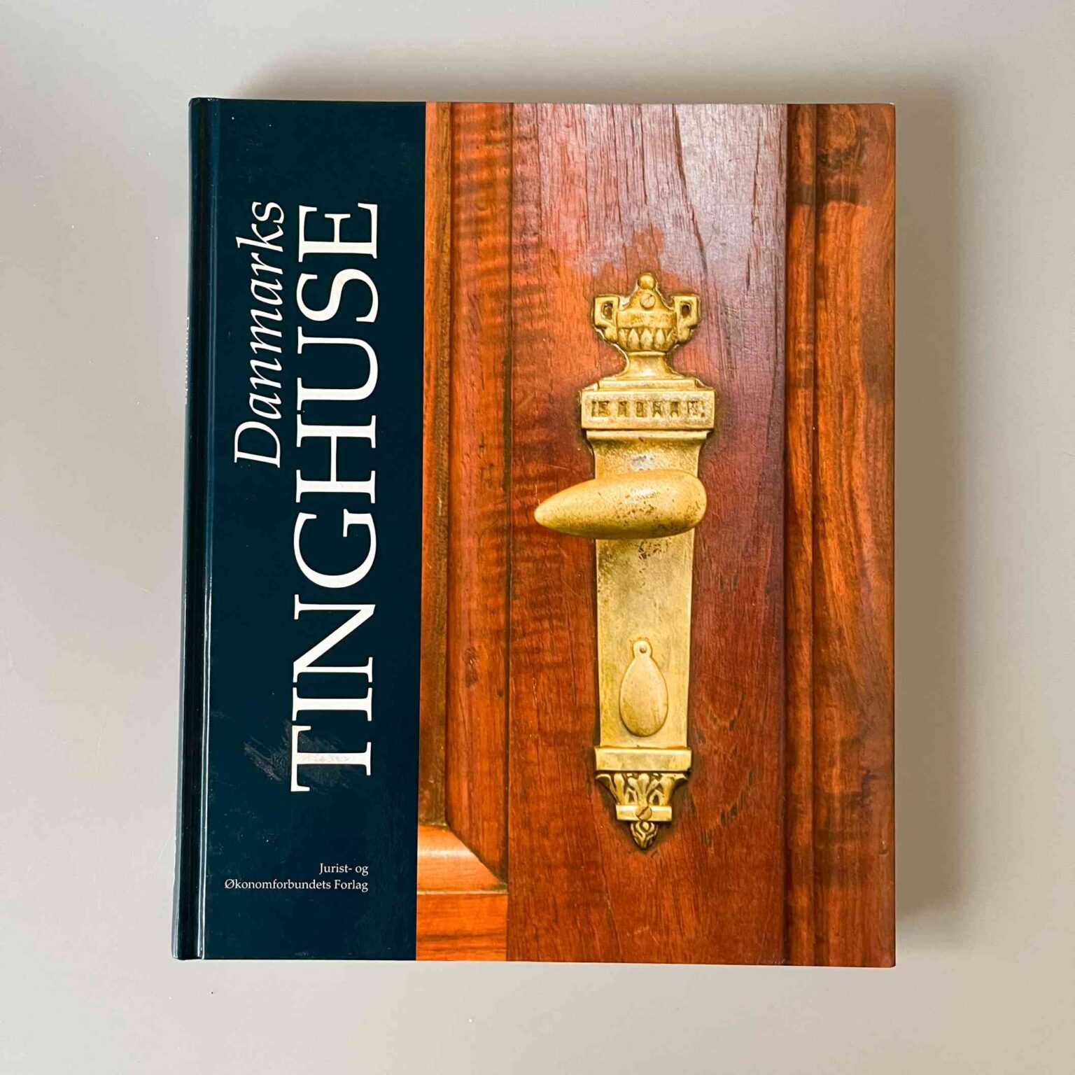 Peter Garde: Danmarks tinghuse | Køb brugt her - BogGaragen.dk