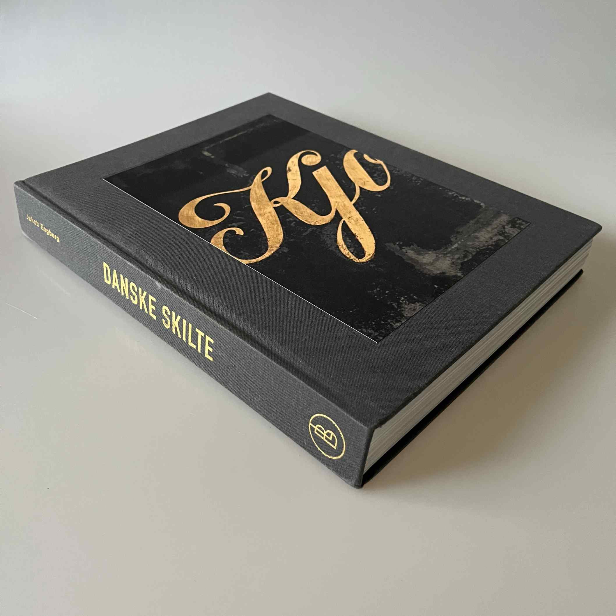 Jakob Engberg: Danske skilte | Køb brugt her - BogGaragen.dk