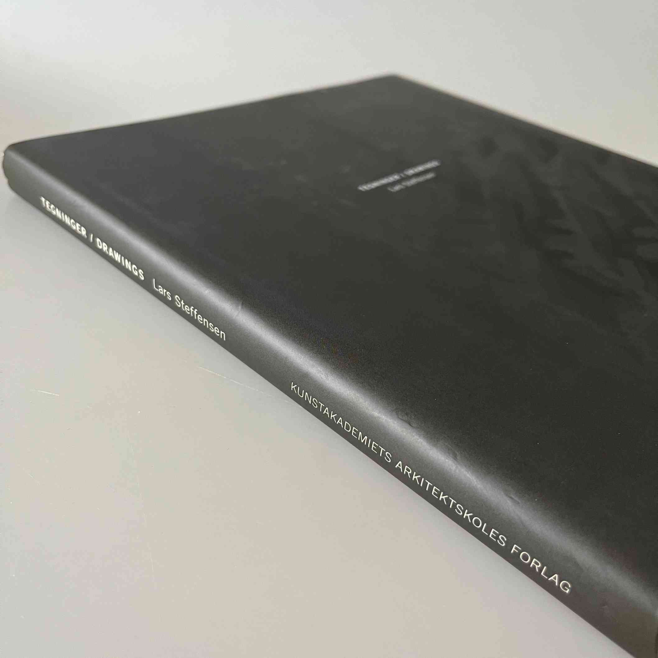 Lars Steffensen: Tegninger / Drawings | Køb brugt her - BogGaragen.dk