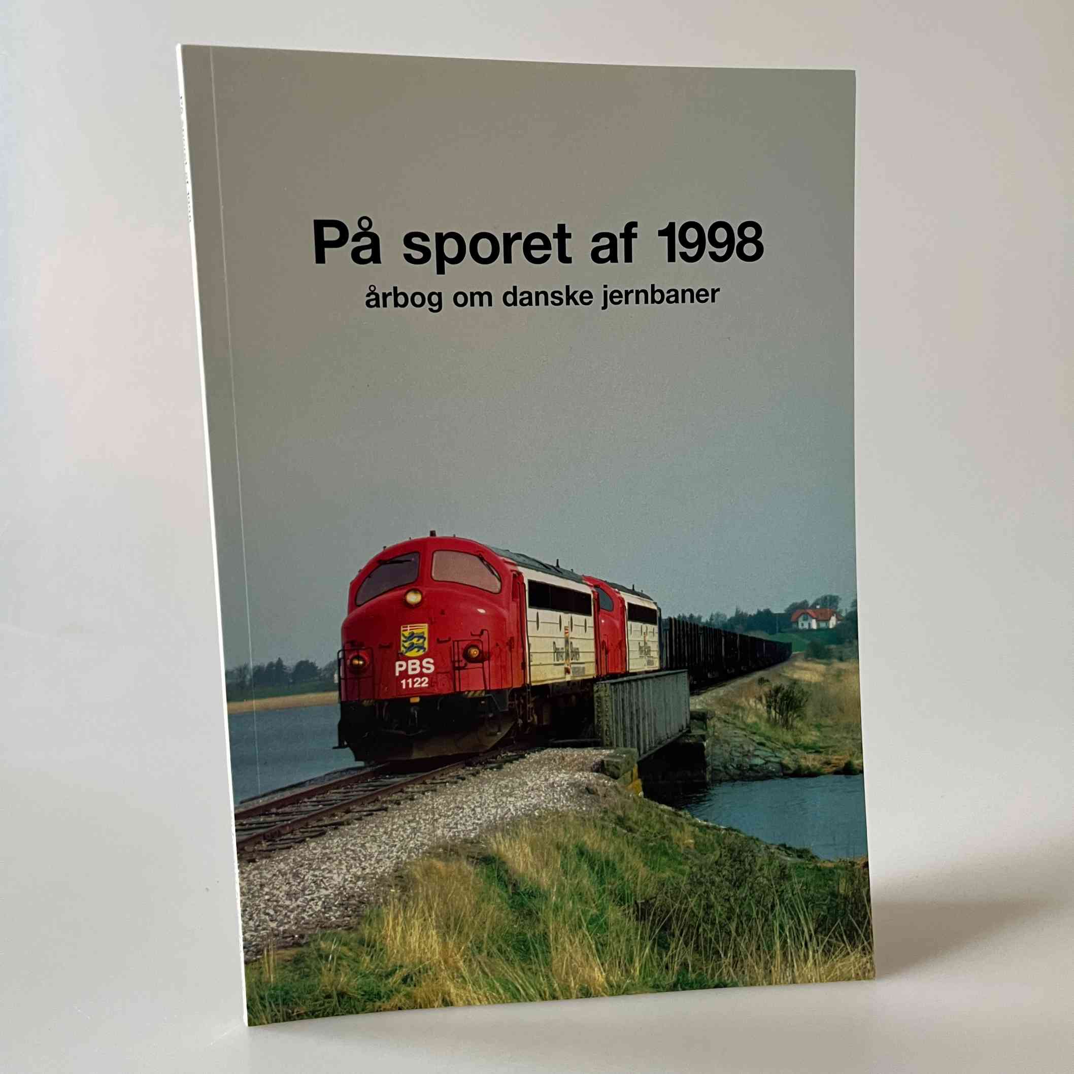 På sporet af 1998 - Dansk Jernbane-Klub | Køb brugt her - BogGaragen.dk