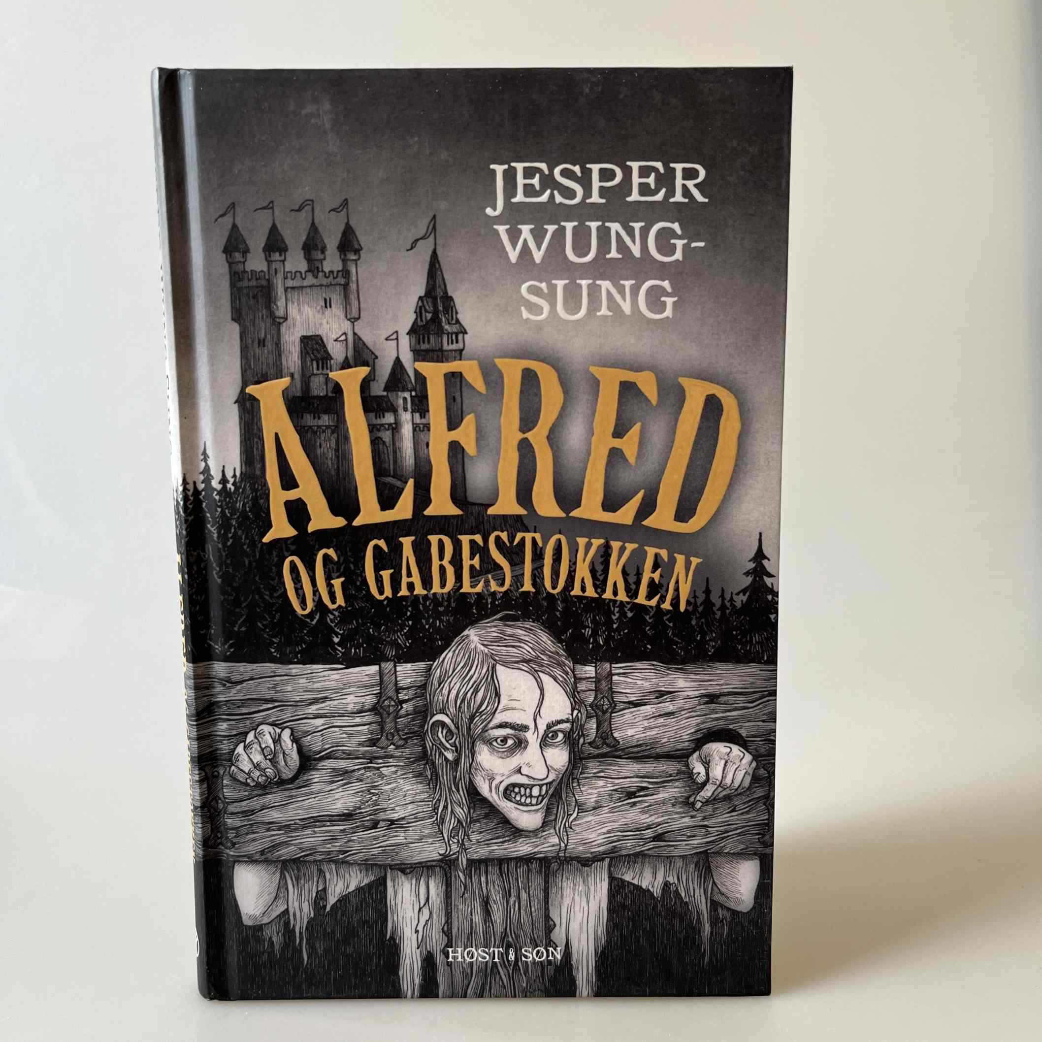 Jesper Wung-Sung: Alfred og gabestokken | Køb brugt her - BogGaragen.dk