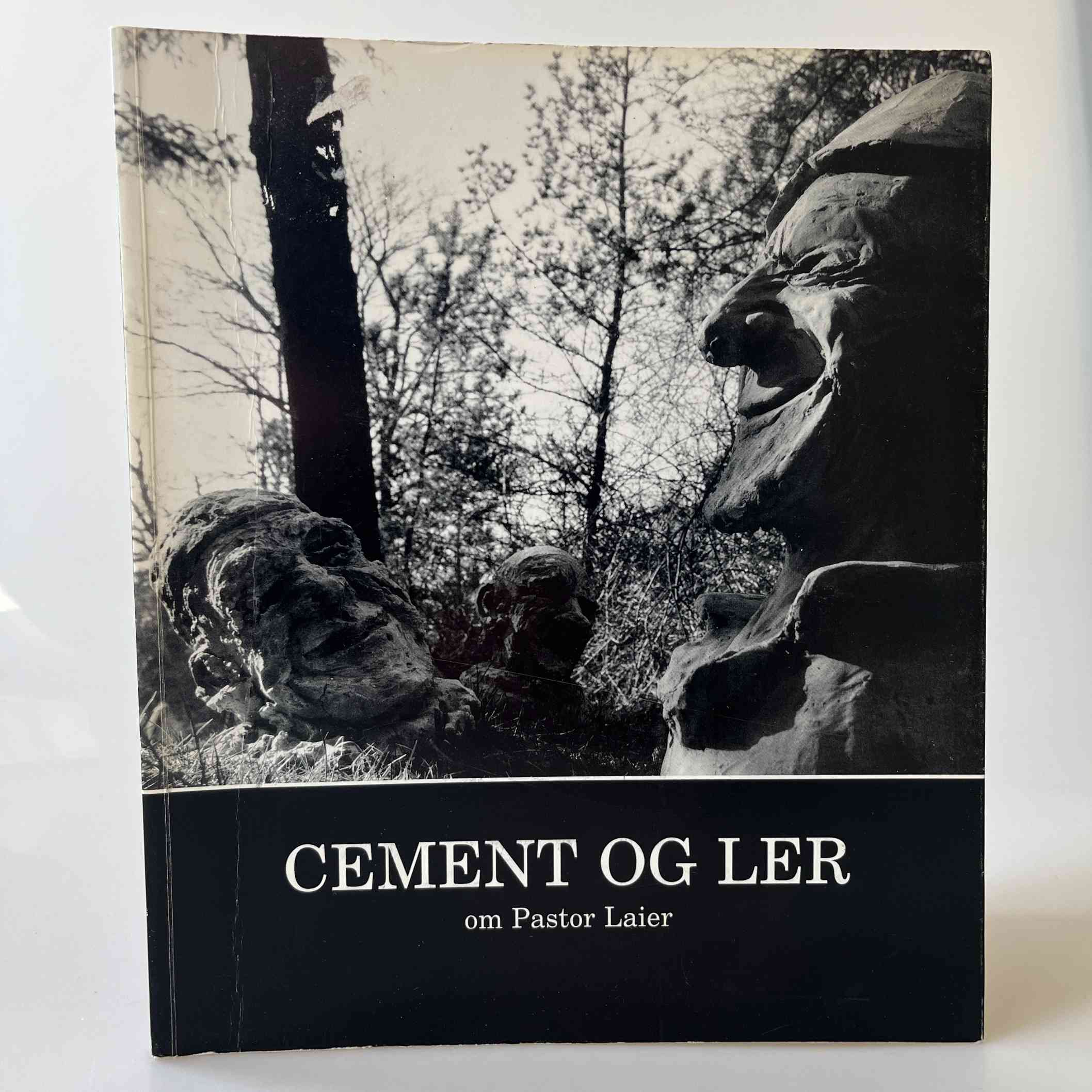 Gorm Spaabæk: Cement og ler - om Pastor Laier | Køb brugt her - BogGaragen.dk