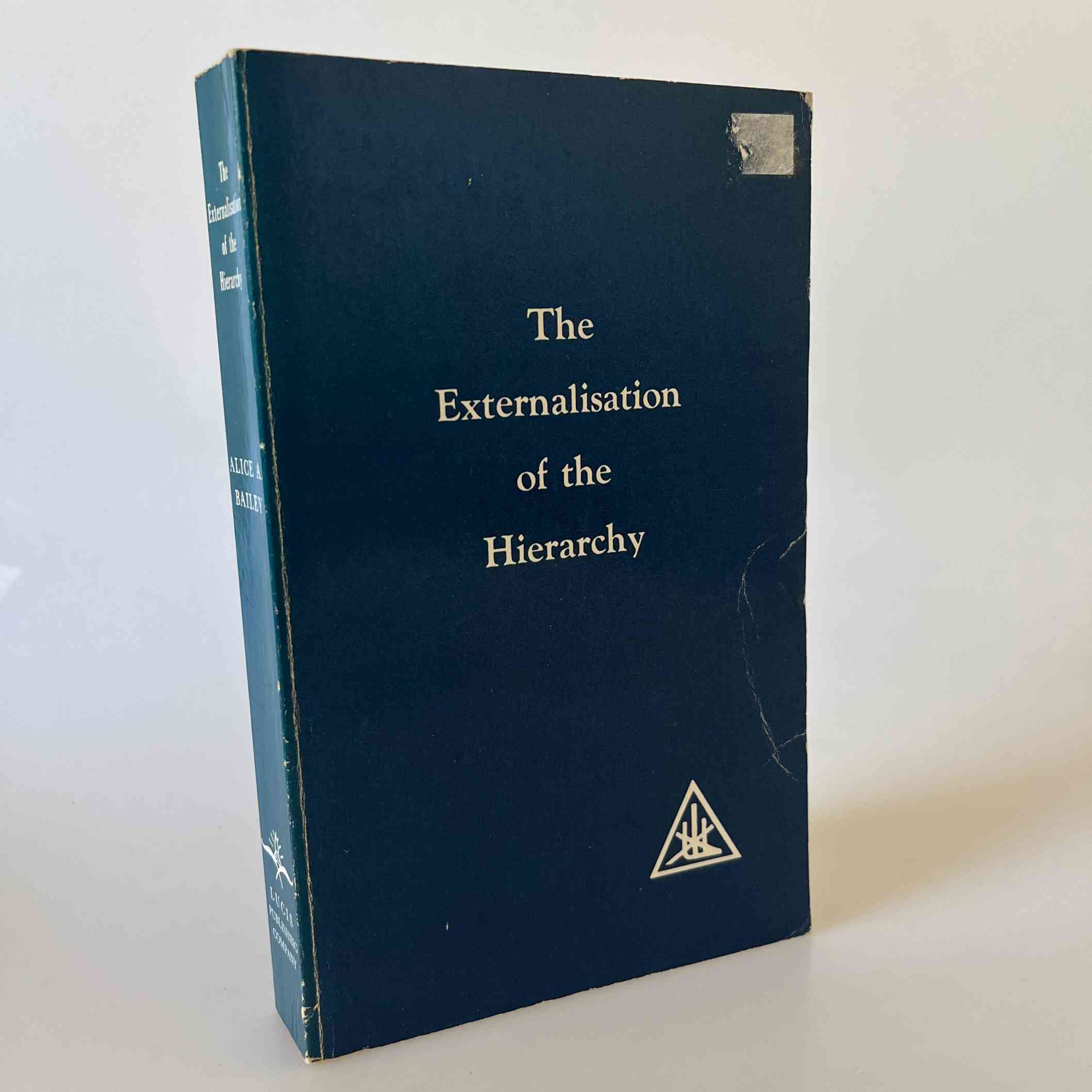 Alice A. Bailey: The Externalization of the Hierarchy | Køb brugt her ...