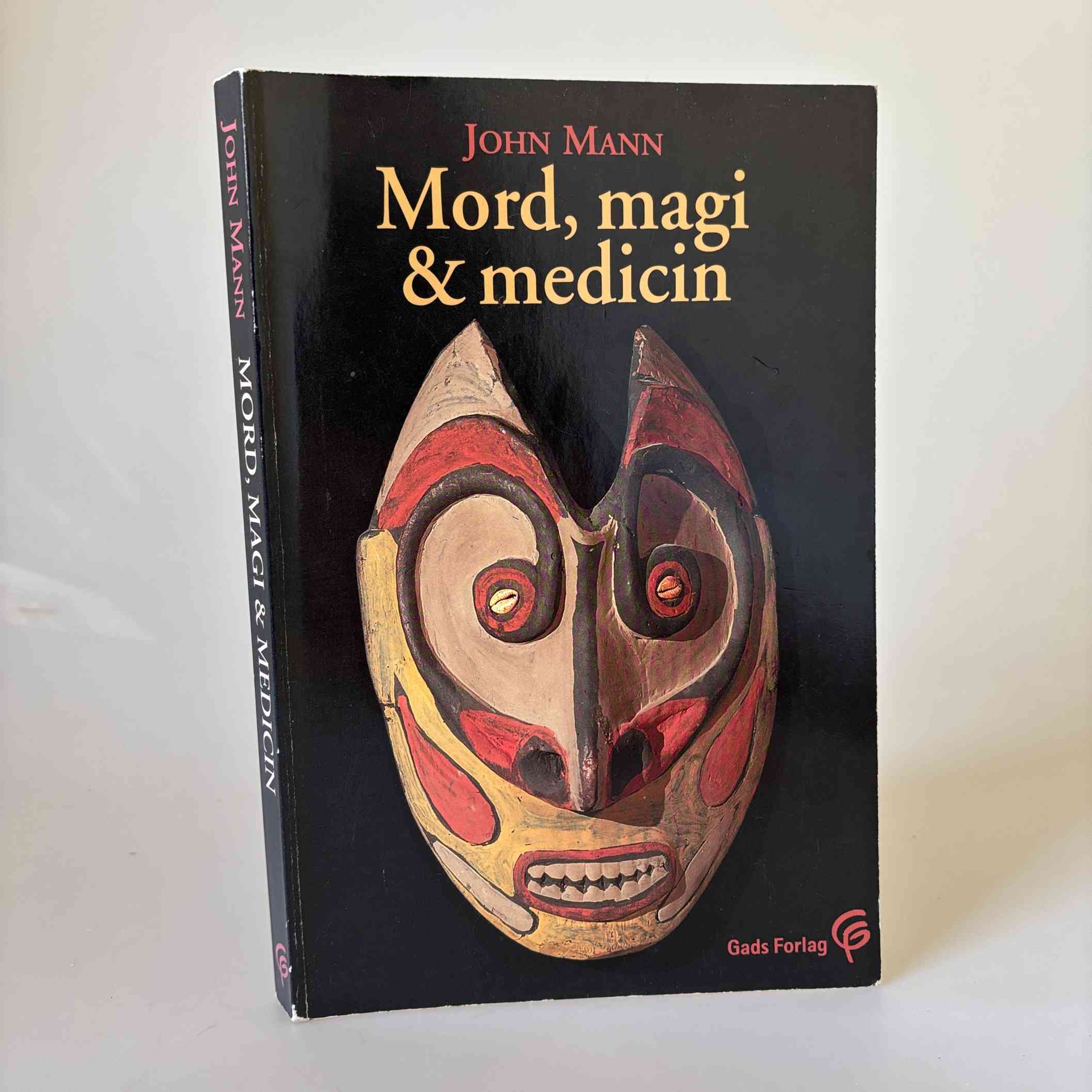 John Mann: Mord, magi og medicin | Køb brugt her - BogGaragen.dk