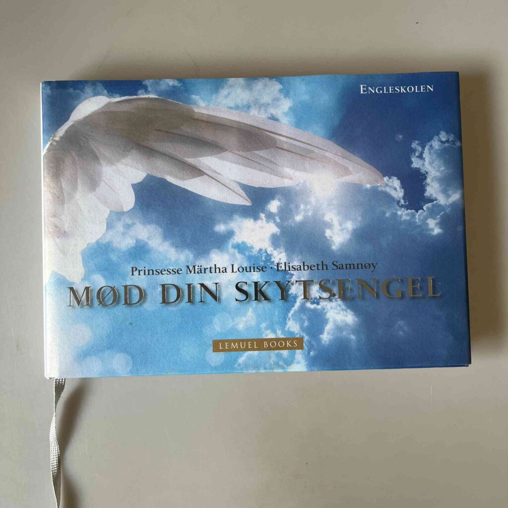 Elisabeth Samnøy og Prinsesse Märtha Louise: Mød din skytsengel - Engleskolen | Køb brugt her ...