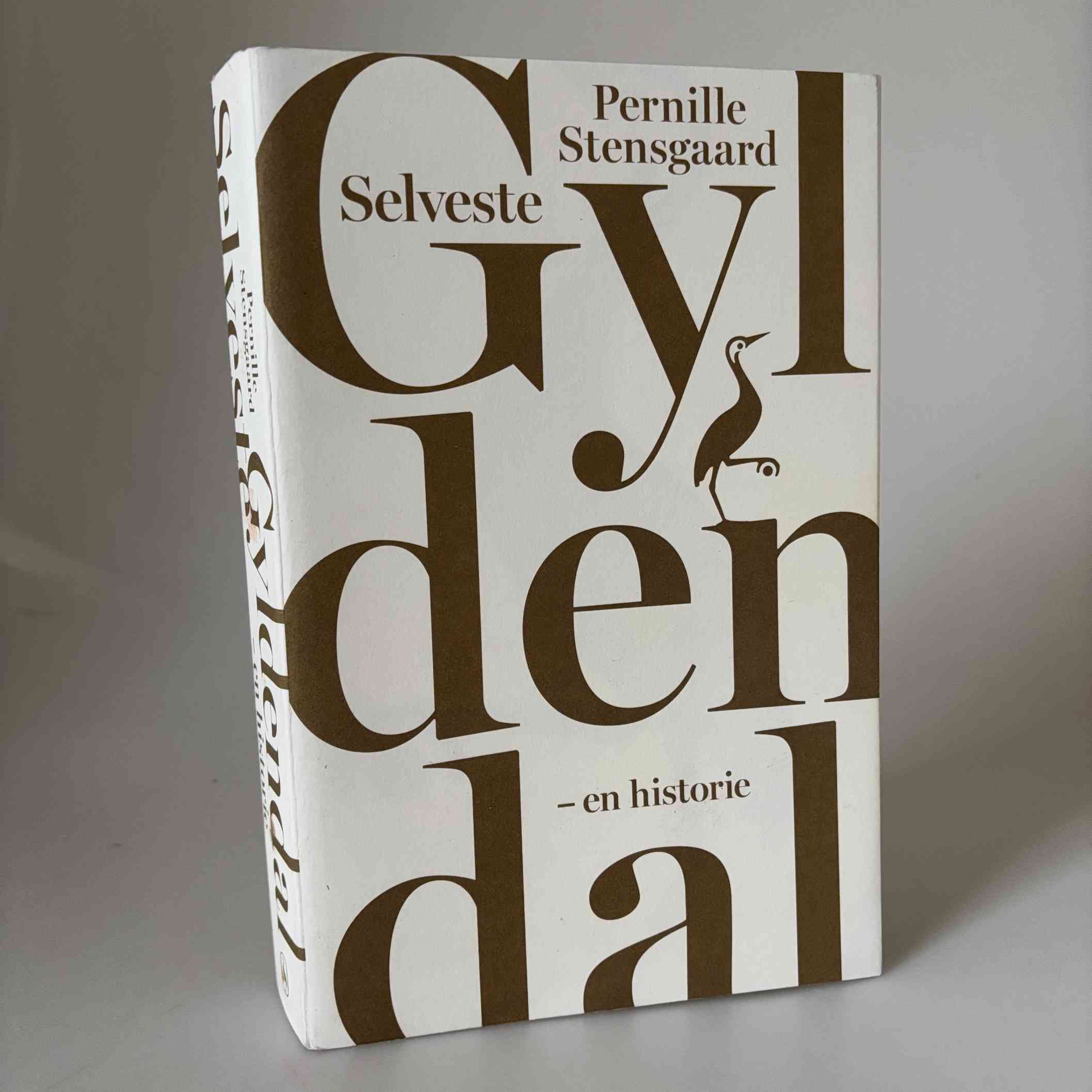 Pernille Stensgaard: Selveste Gyldendal - En historie | Køb brugt her ...