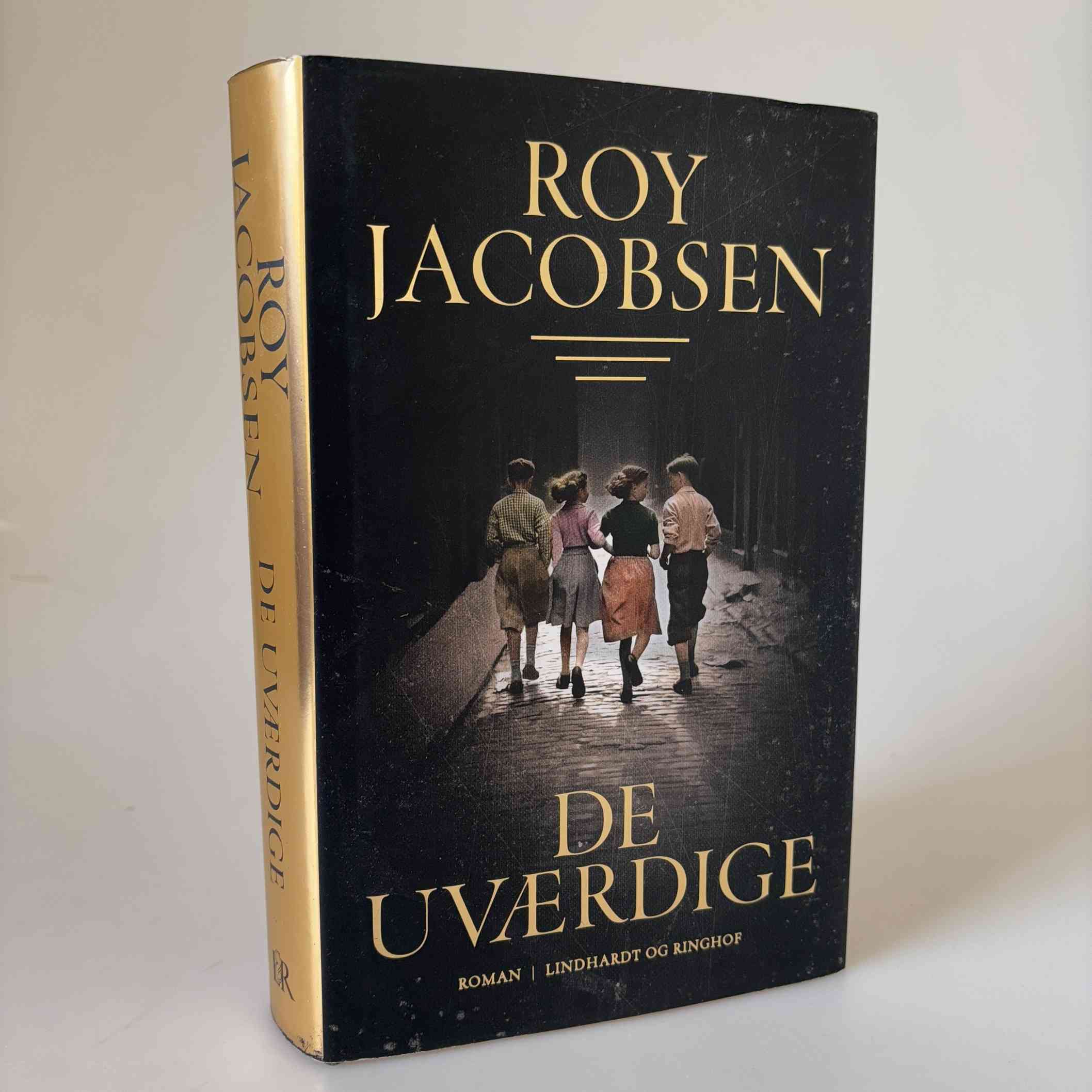 Roy Jacobsen: De uværdige - roman | Køb brugt her - BogGaragen.dk