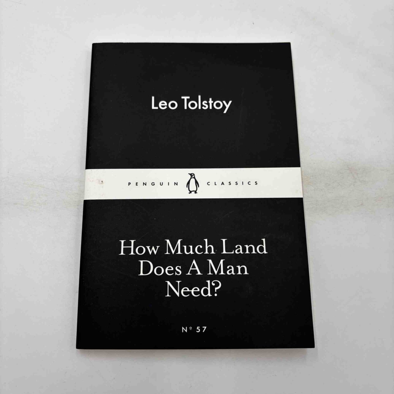 Tolstoy - How much land does a man need? | Køb brugt her - BogGaragen.dk